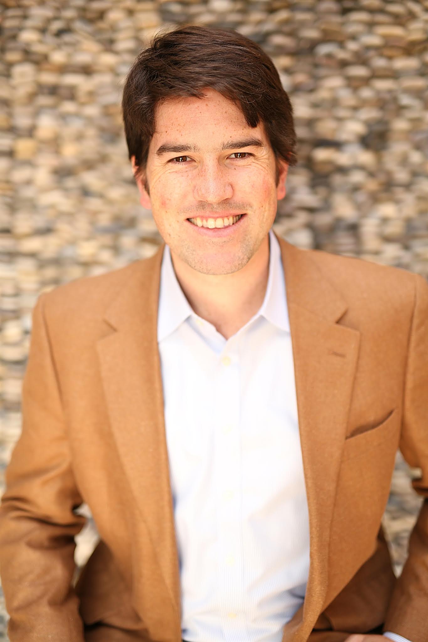 Joshua M. Evans – Hospitality Net Author