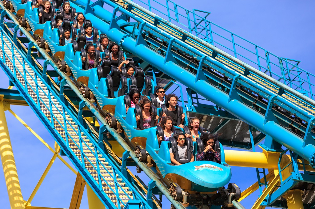 Amusement parks jump to the front of the line with green energy - JLL ...