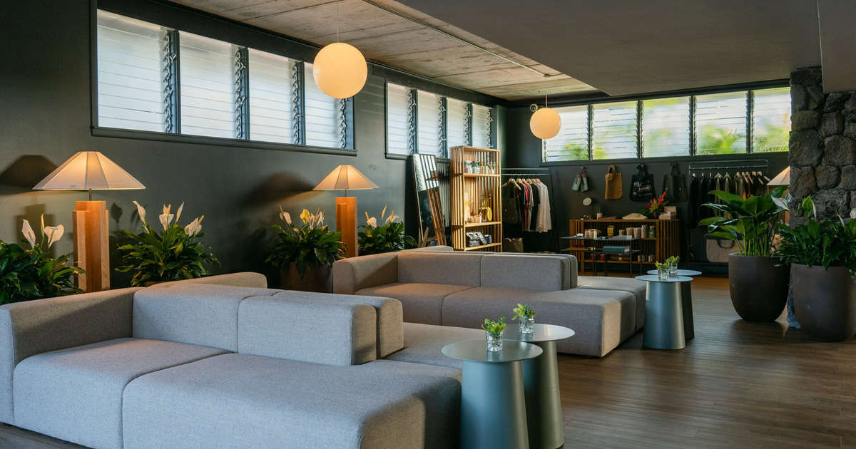 PACIFIC 19 Kona Opens on Hawaii Island