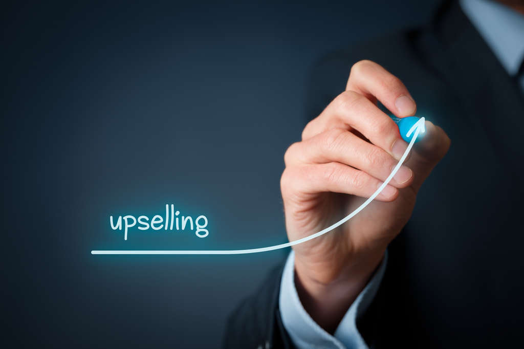 What is hotel upselling? (+10 upsell techniques) | By Lana Cook