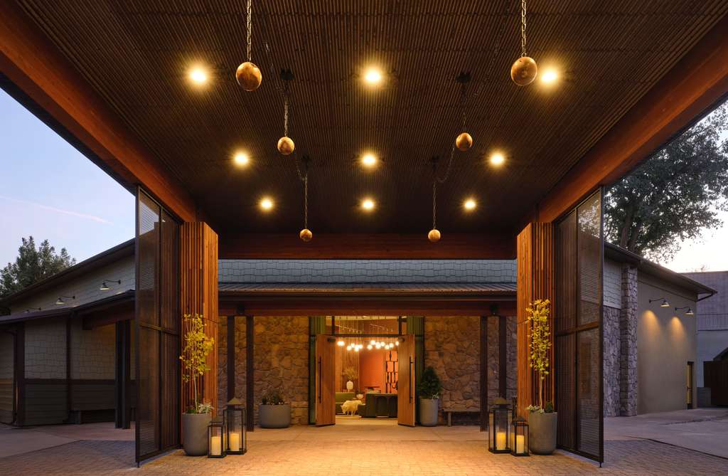 Azul Hospitality Group Unveils Red Cliffs Lodge Zion as A Tribute ...